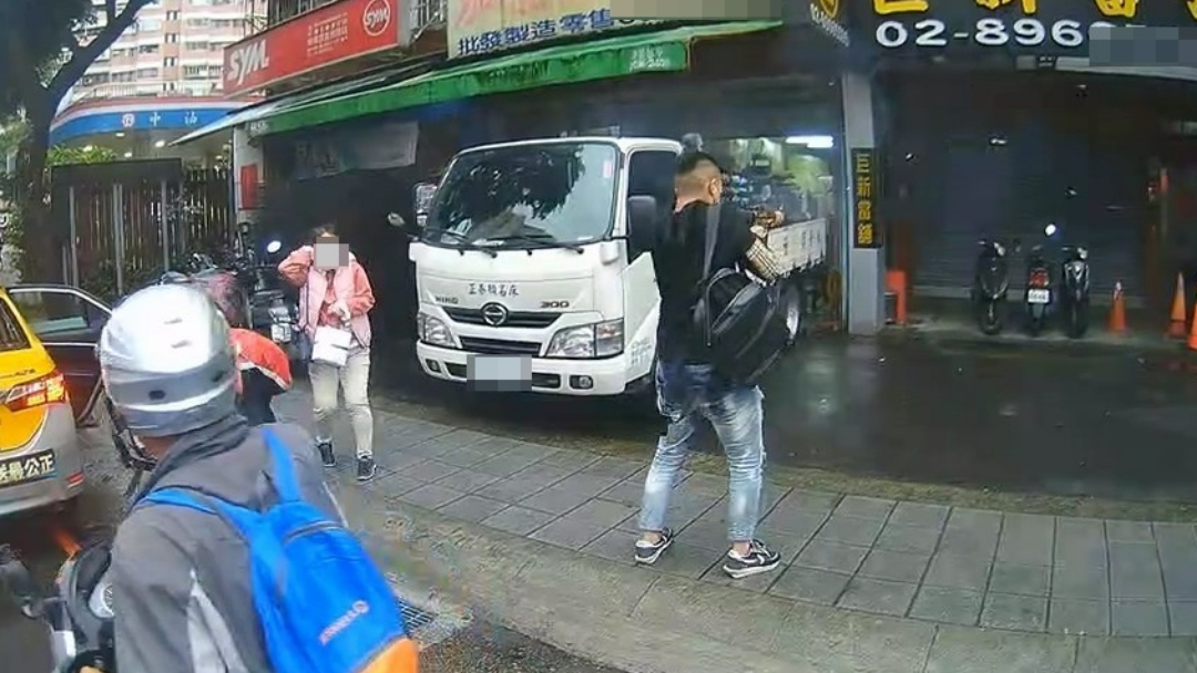 少年槍手67槍藏鏡人 弘仁會要角「鯨魚」馬國落網 - 太報 TaiSounds